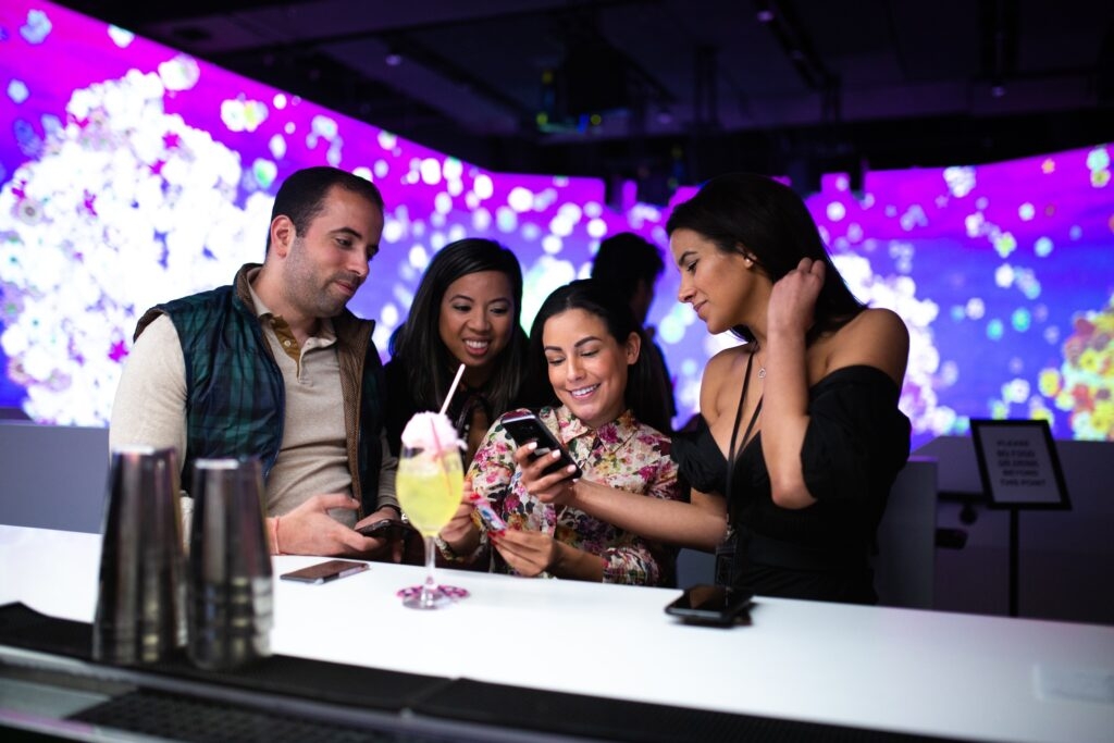 ARTECHOUSE XR BAR | ARTECHOUSE